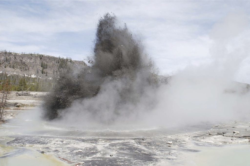 Surprise eruption at Yellowstone | News, Sports, Jobs - News and Sentinel